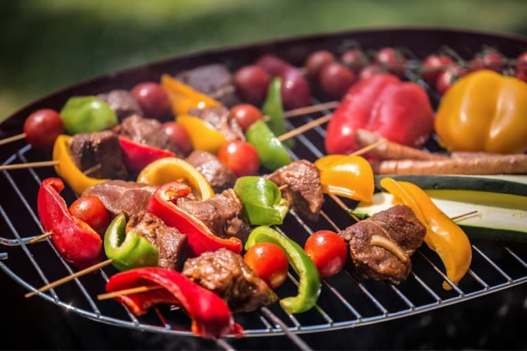 A U.S.-style healthy dietary pattern including lean red meat induces ...