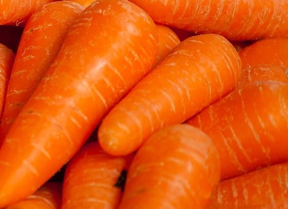 Trying to eat more vegetables? Snacking on carrots might help ...